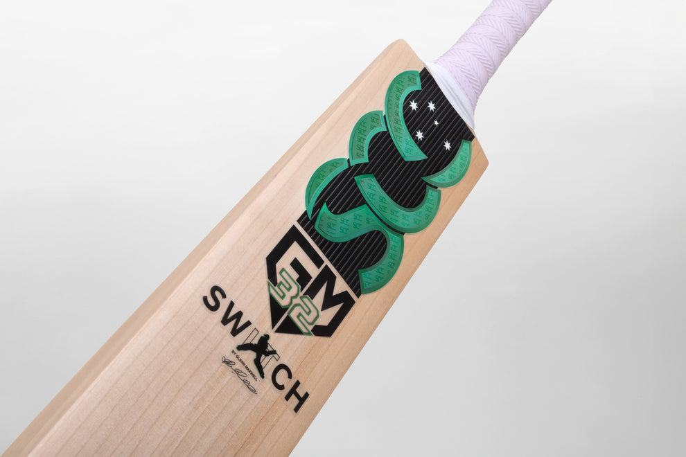SWITCH Galaxy Green Junior KW Bat – SCC Cricket